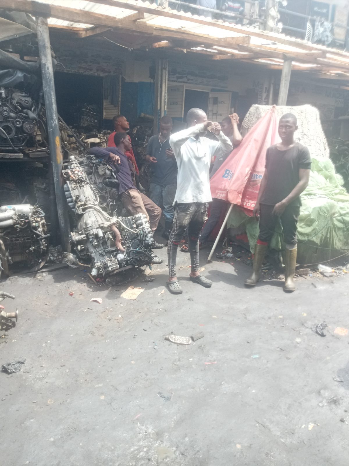 SPECIAL: How young Igbo traders toil for career break under slippery ...