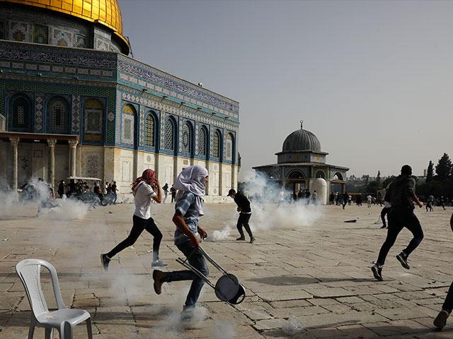 Dozens wounded in Jerusalem’s Temple Mount clashes