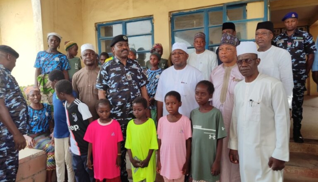Niger govt receives 17 kidnapped victims rescued by police