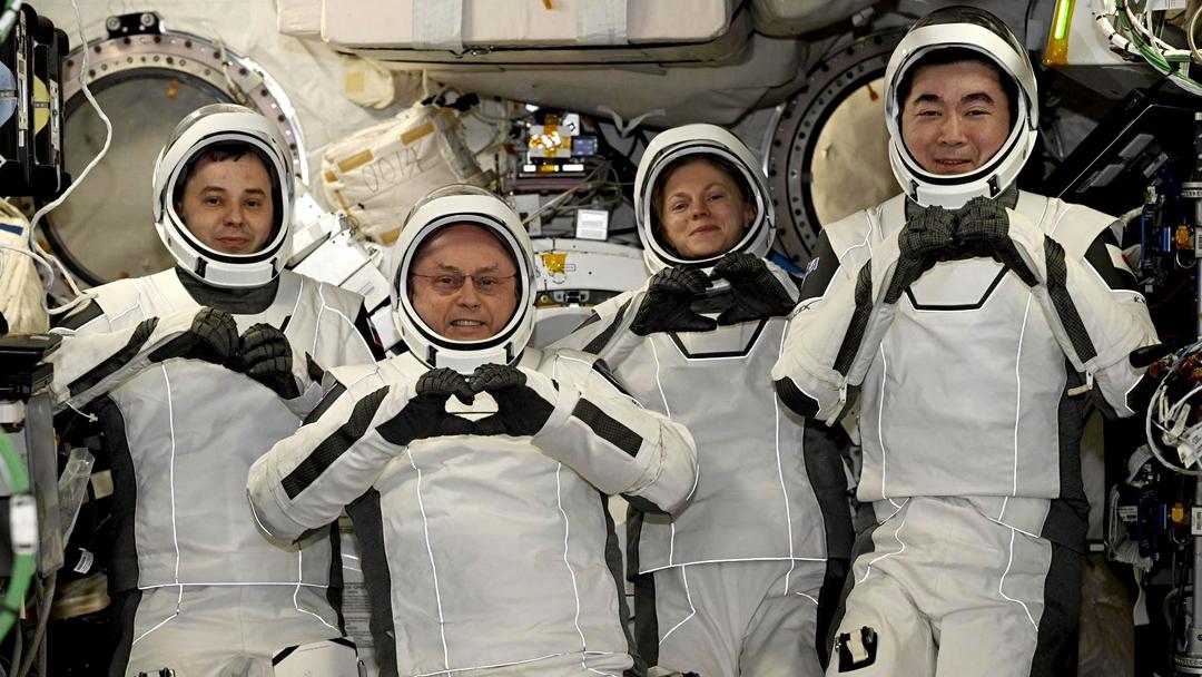 Four astronauts depart ISS due to medical issue